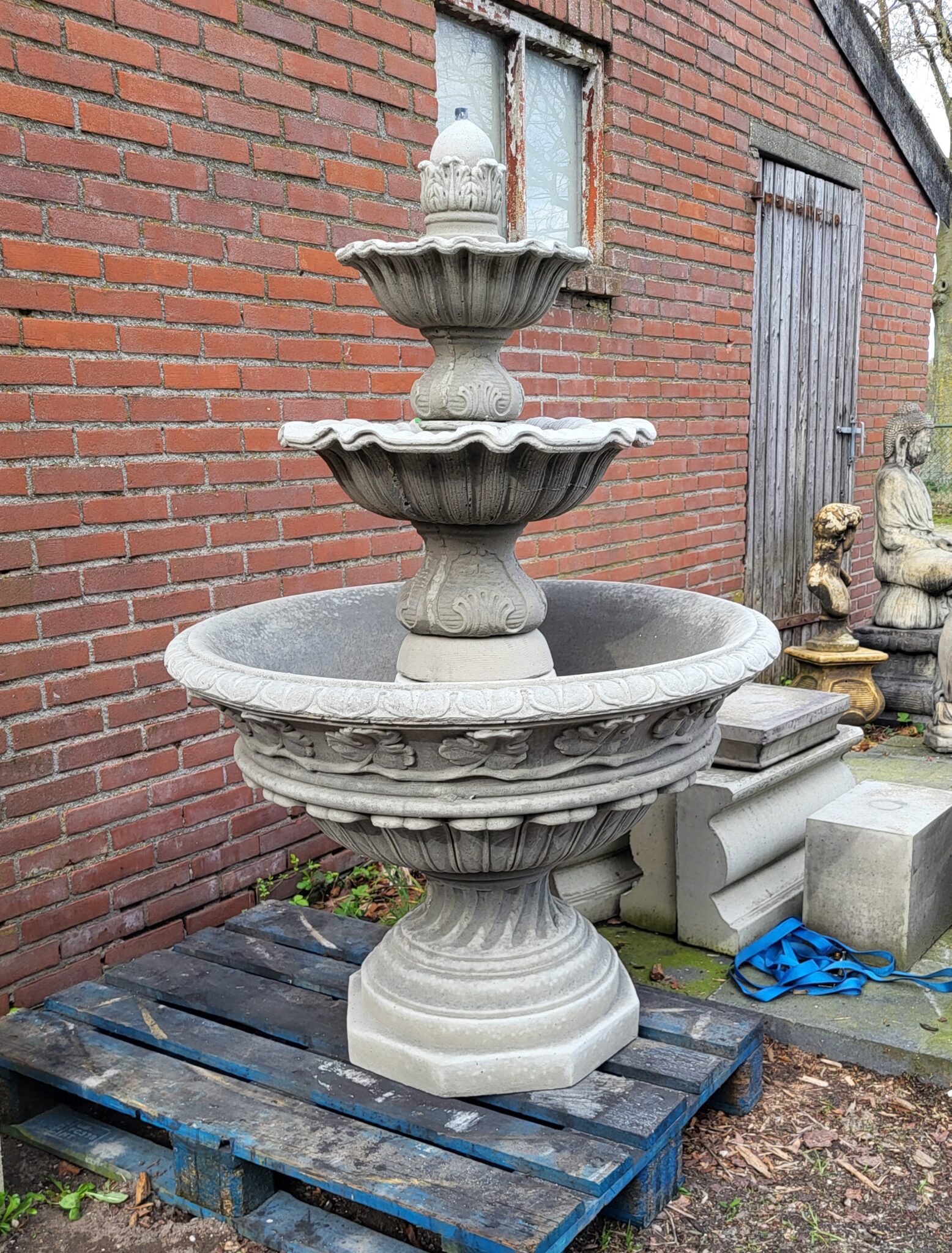 Fontein 37 c beton look - Toscana Garden